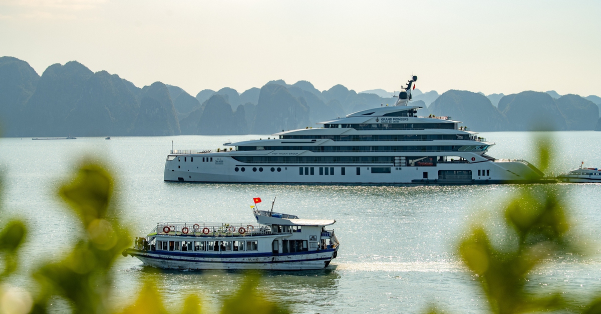 Ha Long Bay has 'World's Best Green Cruise Line'