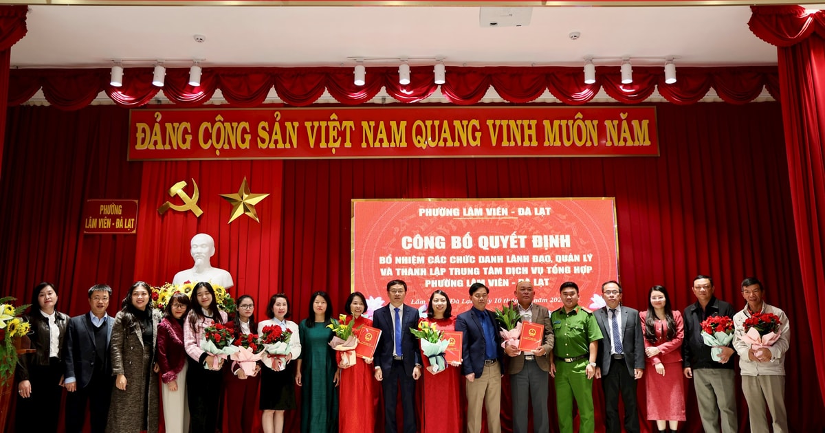 Lam Vien Ward, Da Lat City, launches its Comprehensive Service Center.