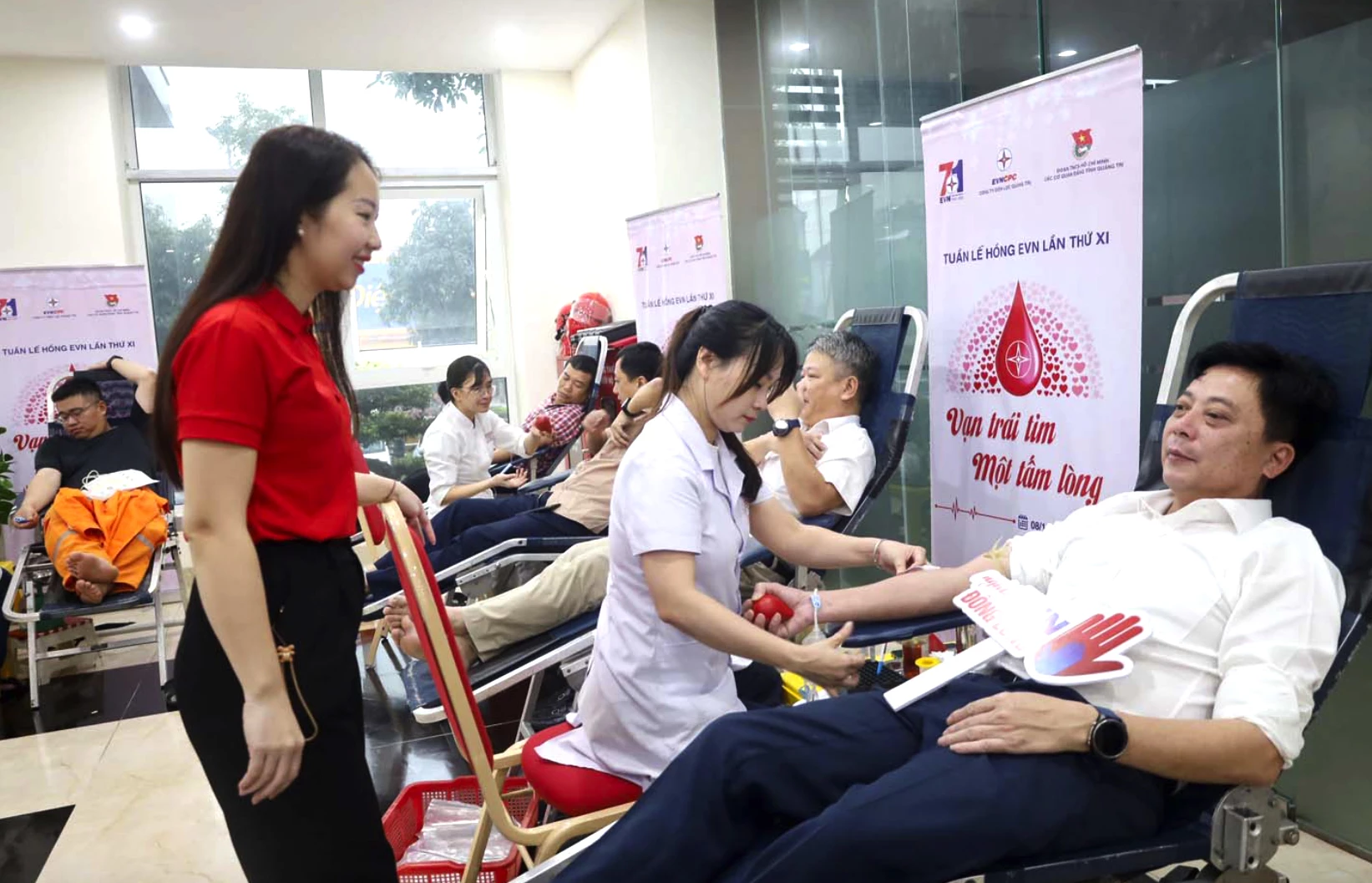 Received over 700 units of blood from the 11th EVN Blood Donation Week ...