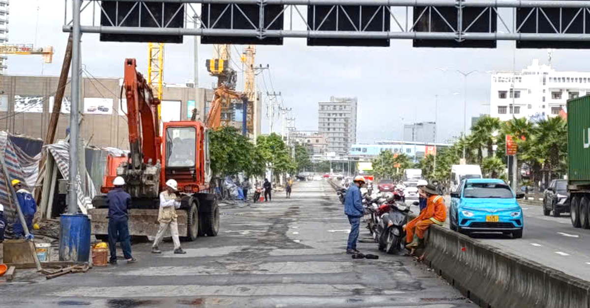 Following the sinkhole incident, the road next to the Capital Square 3 ...