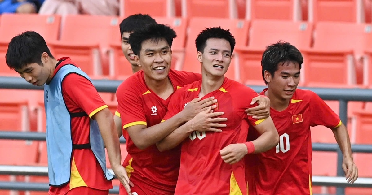 Vietnam Football Federation (VFF) awards big bonuses as the Vietnamese ...