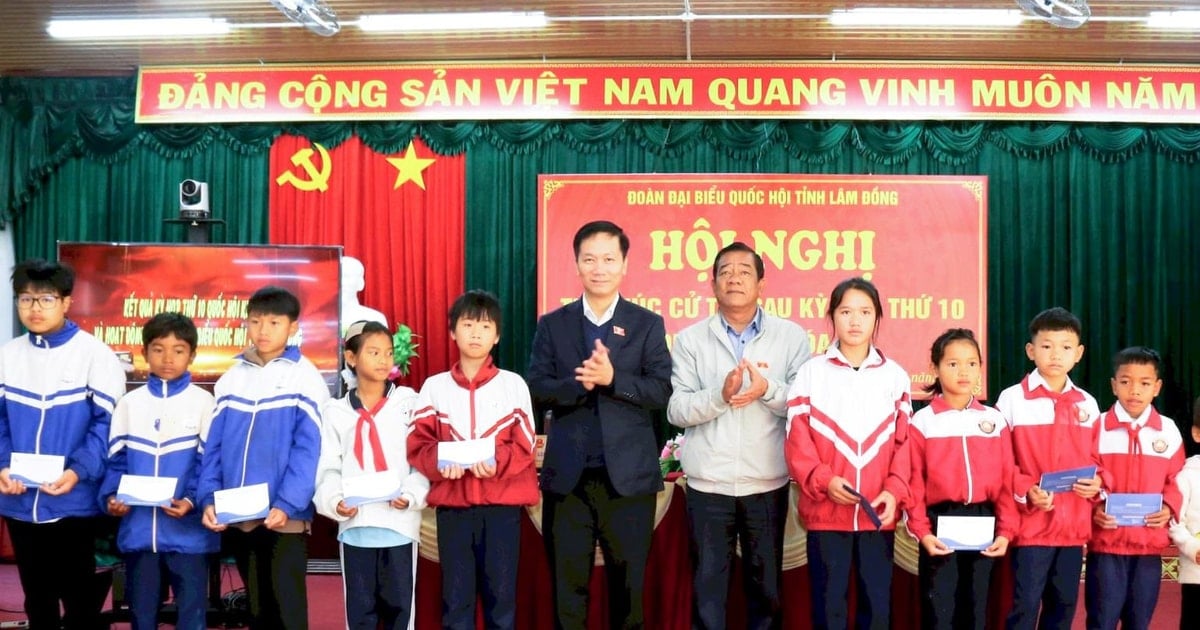ĐBQH lắng nghe, giải đáp các kiến nghị của cử tri xã Đam Rông 1