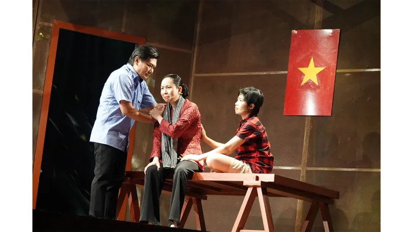 Watch traditional Vietnamese opera and movies for free at the Can Tho ...