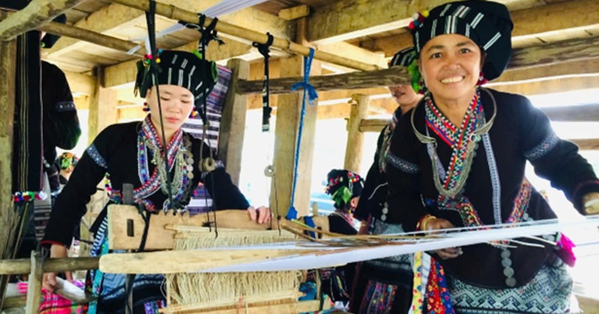 Women in Tham village contribute to making Lu culture a unique tourism ...