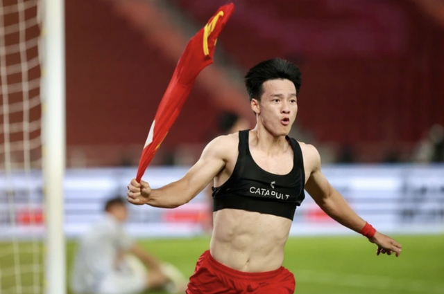'Người hùng' Thanh Nhàn của U.22 Việt Nam: Ngã ở đâu, đứng lên ở đấy!