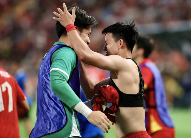 'Người hùng' Thanh Nhàn của U.22 Việt Nam: Ngã ở đâu, đứng lên ở đấy!