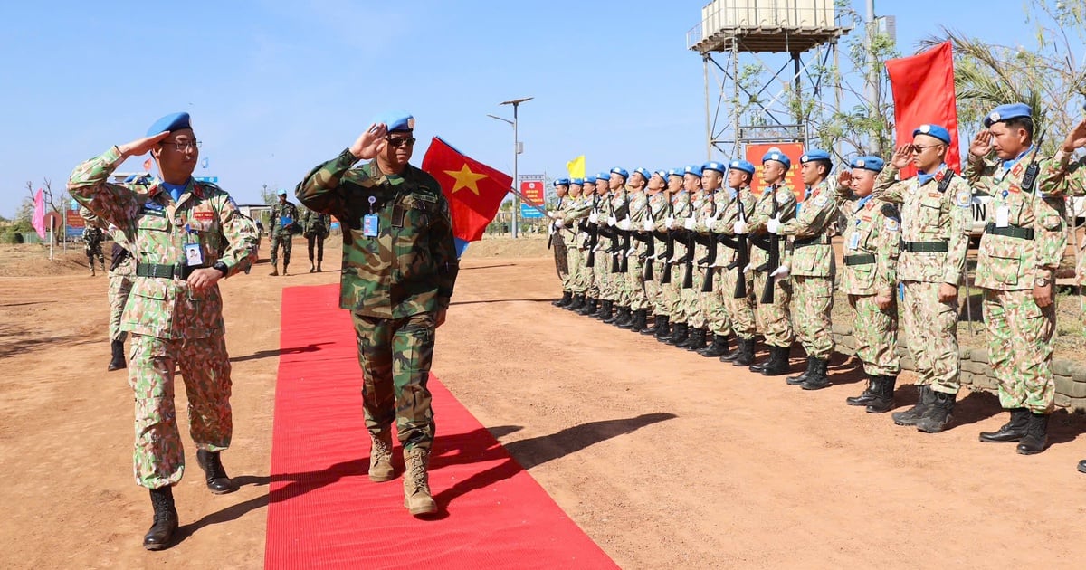 Blue beret soldiers build 'bridges of understanding and friendship'.