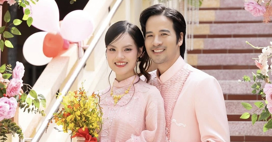 The wealthy family background of the singer's wife, 16 years younger than him, who recently ...