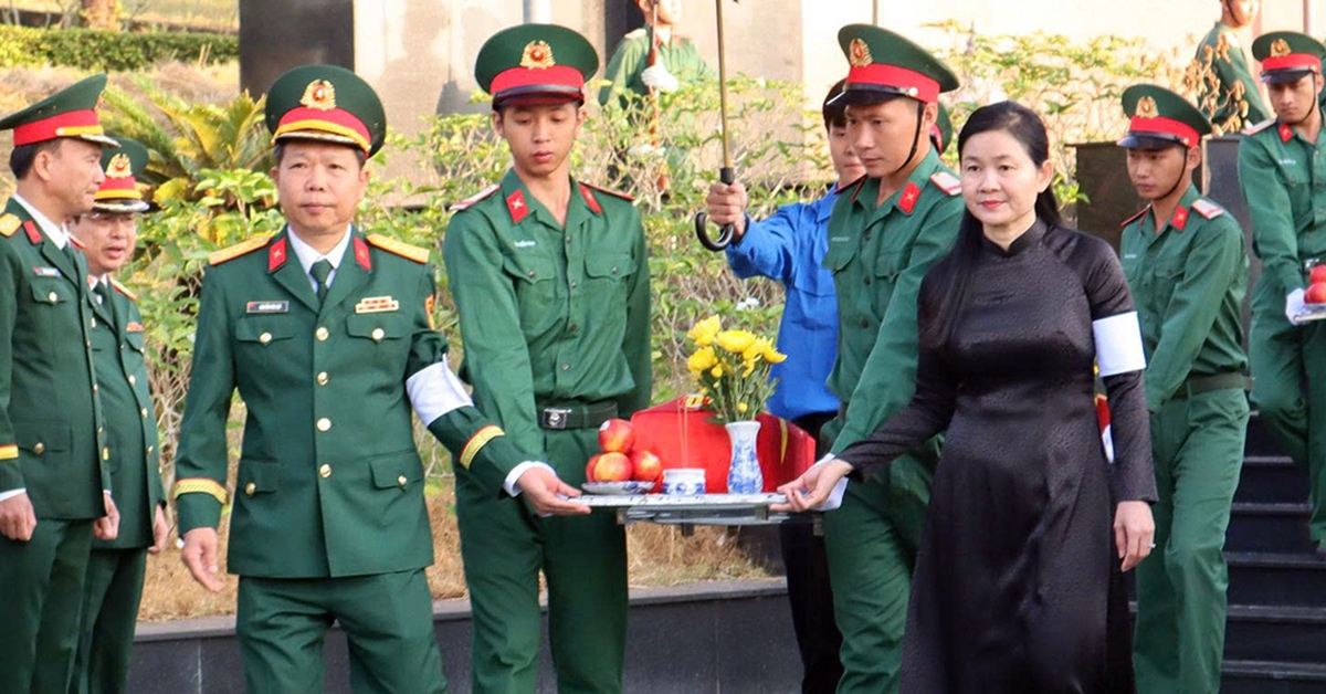 Đưa 30 hài cốt liệt sĩ hy sinh tại Campuchia về đất mẹ an táng