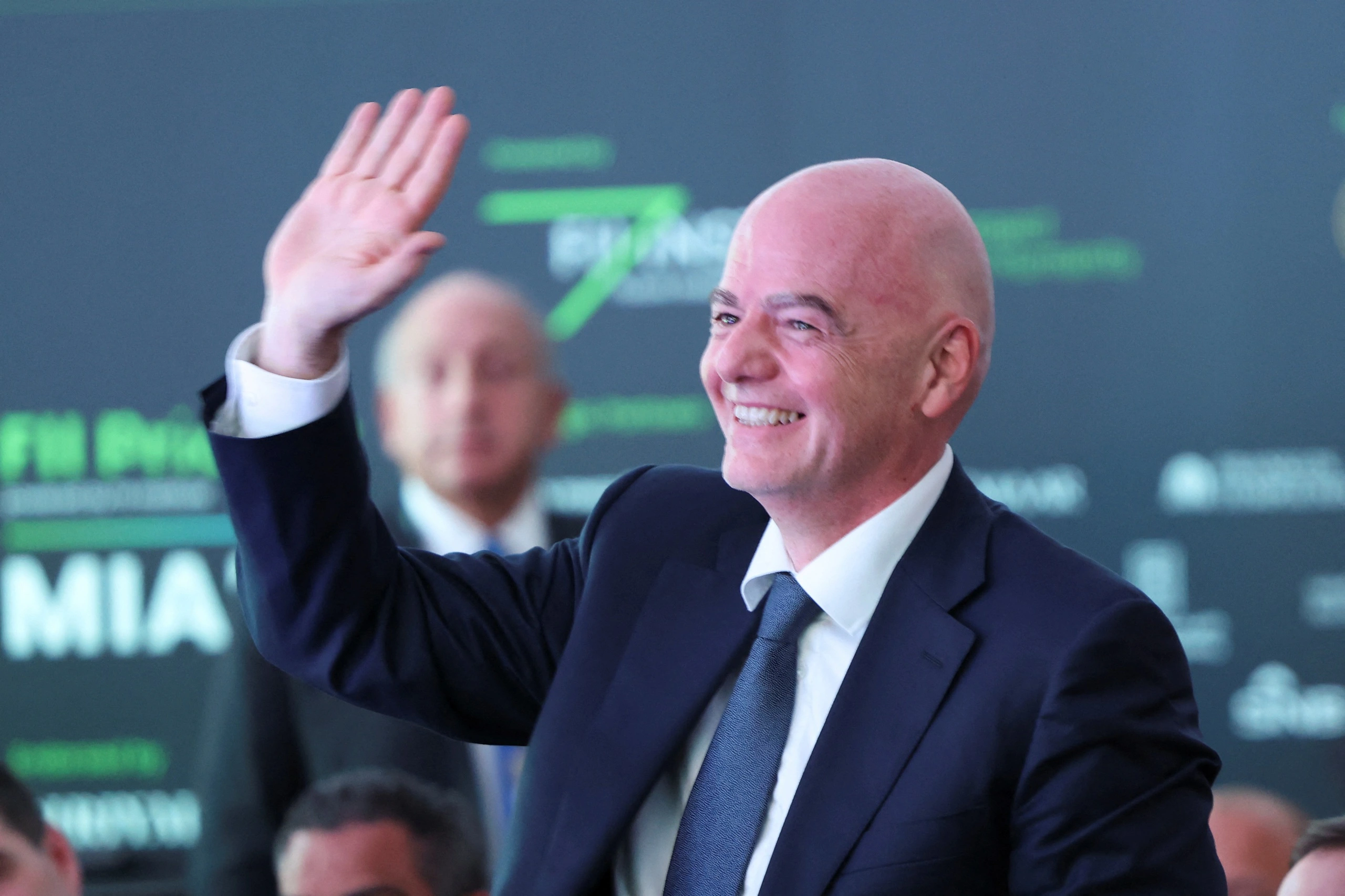 The FIFA President sent a New Year's greeting to Vietnamese football ...