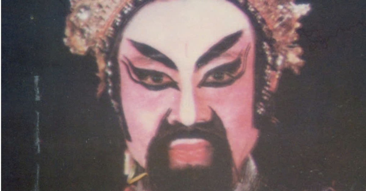 Artist Dinh Bang Phi, a towering figure in the traditional Vietnamese ...