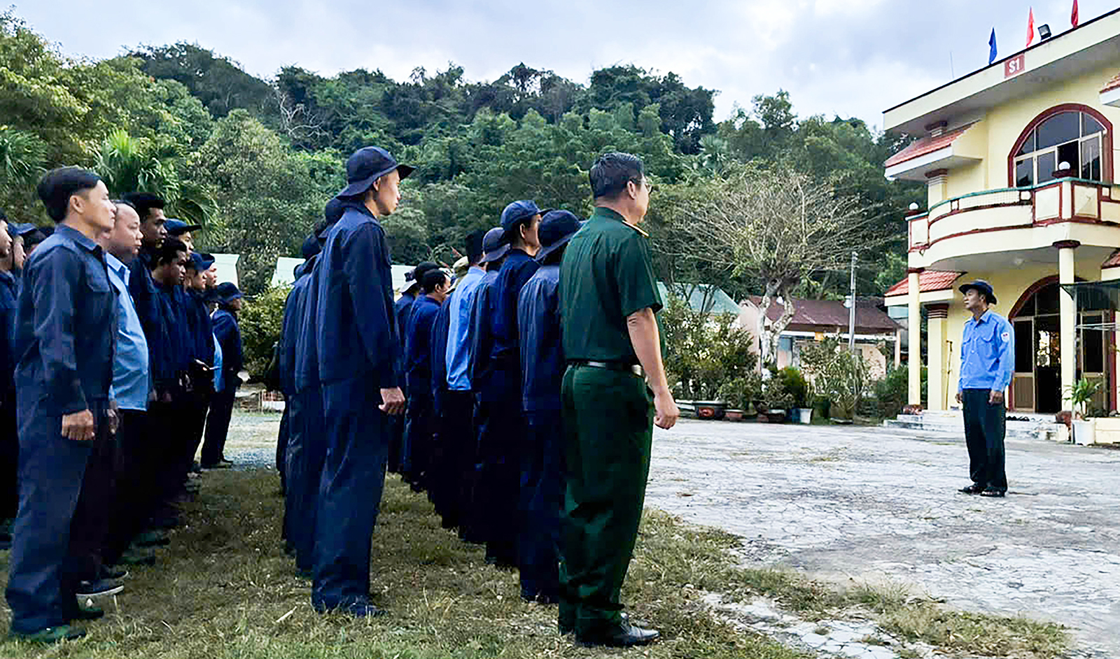Team K93 searches for and collects the remains of fallen soldiers in 13 ...