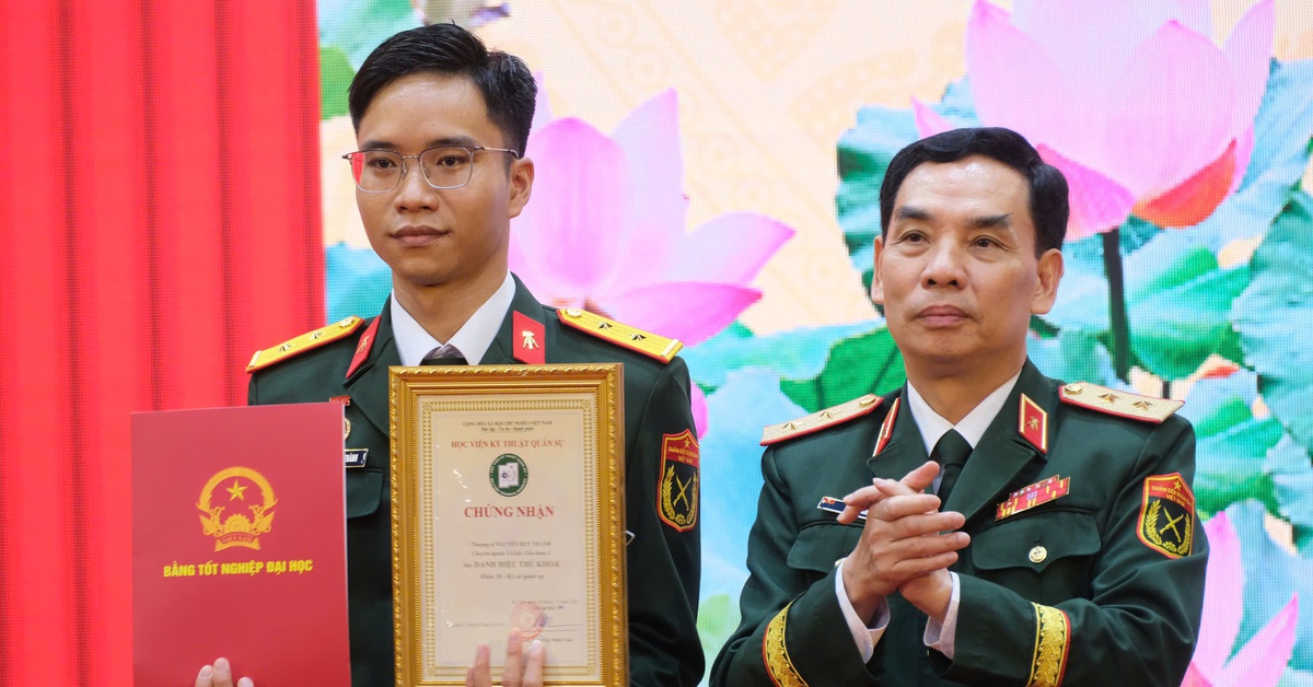 53 students from the Military Technical Academy graduated with honors.