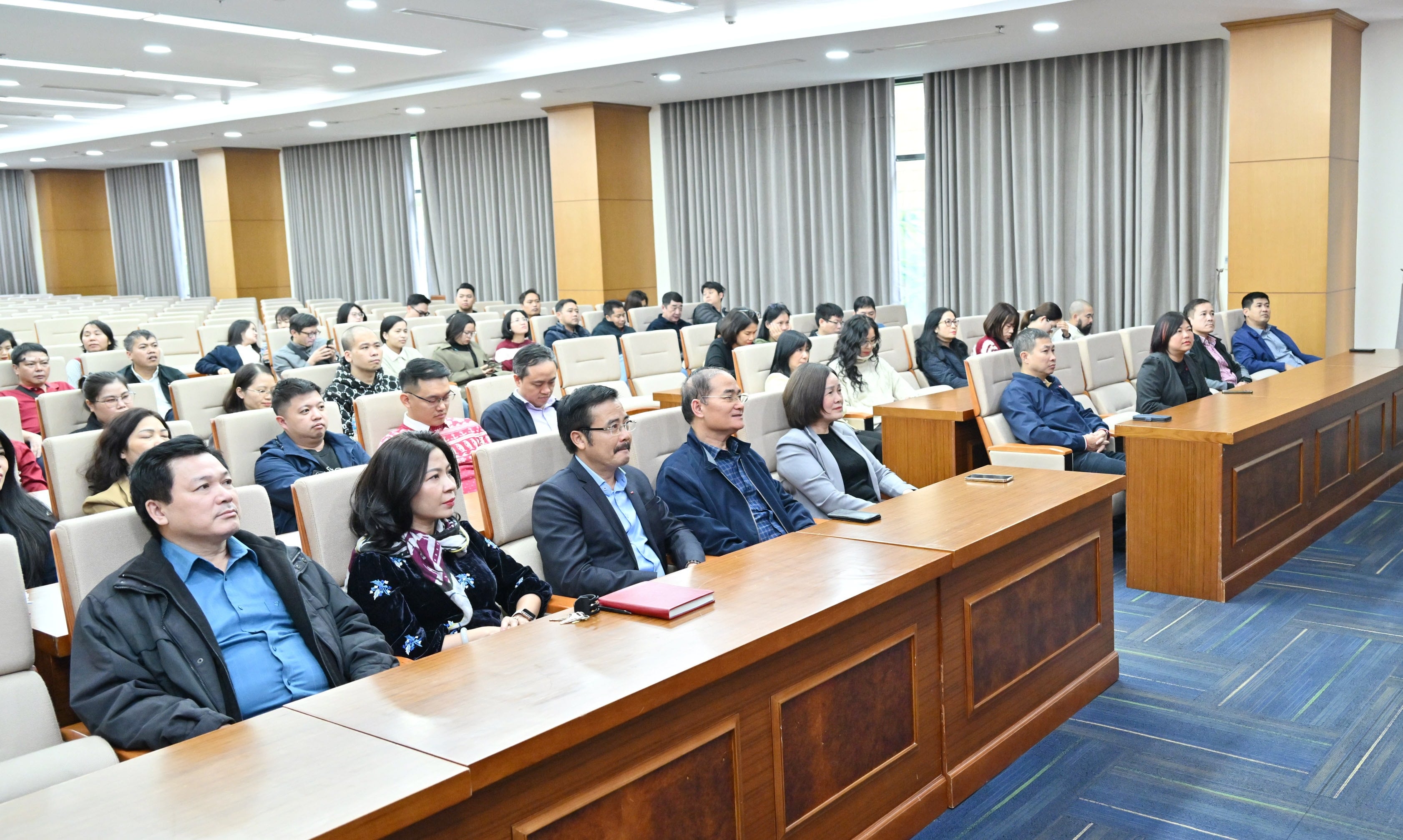 Deputy Speaker of the National Assembly Do Van Chien attended the ...