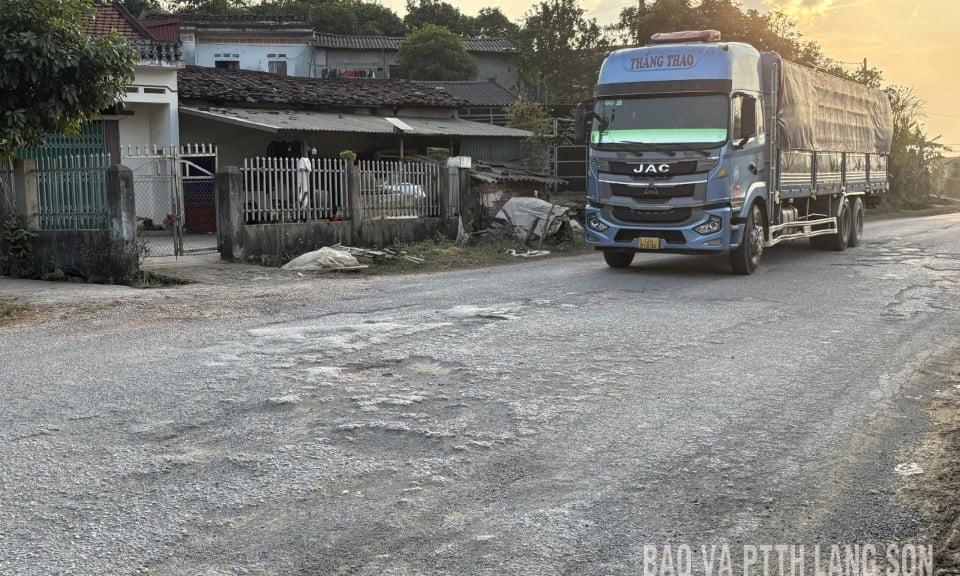Provincial Road 236 is in poor condition, making access to the border ...