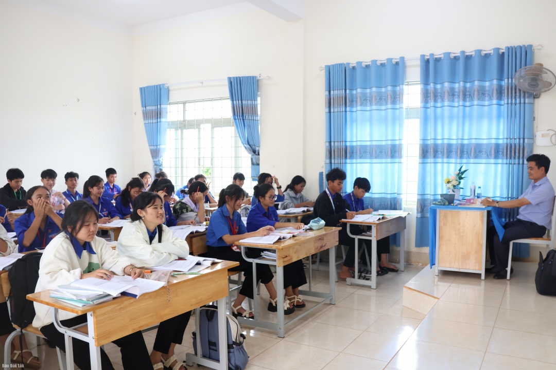 Ordering training programs to develop high-quality human resources from ...