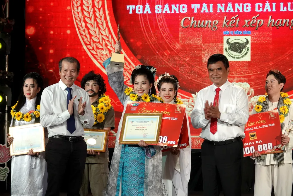Contestant Nguyen Thi Hong Toan won the Golden Rice Award 2025.