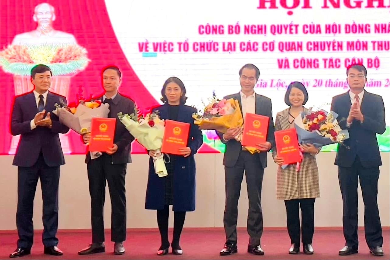 Gia Loc ernennt viele Abteilungsleiter und stellvertretende Leiter ...