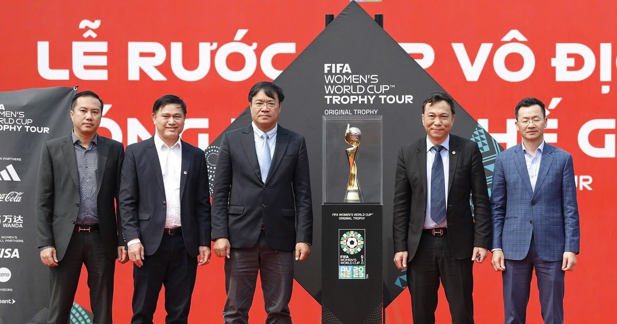 Tran Anh Tu 씨는 VFF와 VPF의 2개 중요 직위에서 물러나라고 요청했습니다.