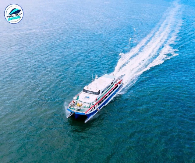 How much is the speedboat ticket from Ho Chi Minh City center to Con Dao?