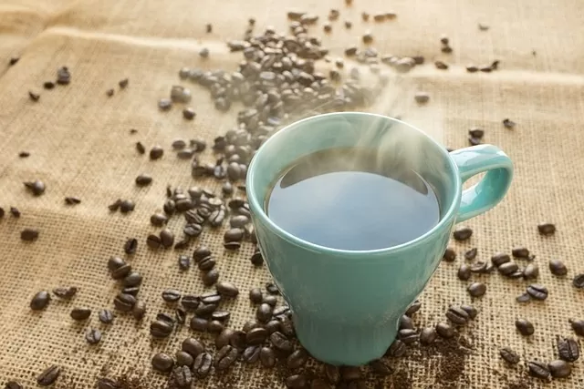 The best time to drink medium-roasted, unsweetened black coffee to help ...