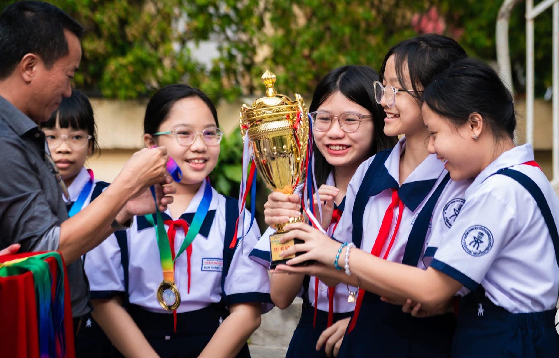 Die Tran Dai Nghia Sekundar- und Oberschule erhöht ihre ...