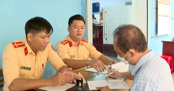 Details on how police stations in wards, communes, and towns in Ho Chi ...