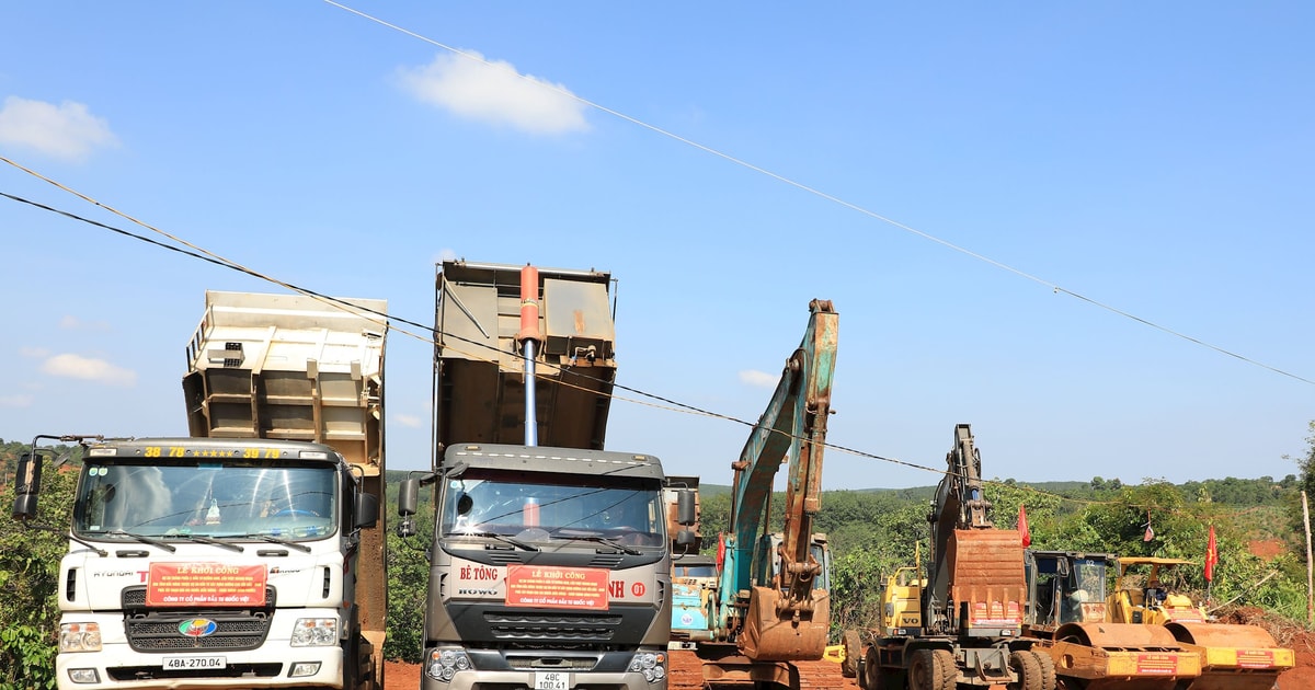 Images of the groundbreaking ceremony of Gia Nghia - Chon Thanh expressway component project