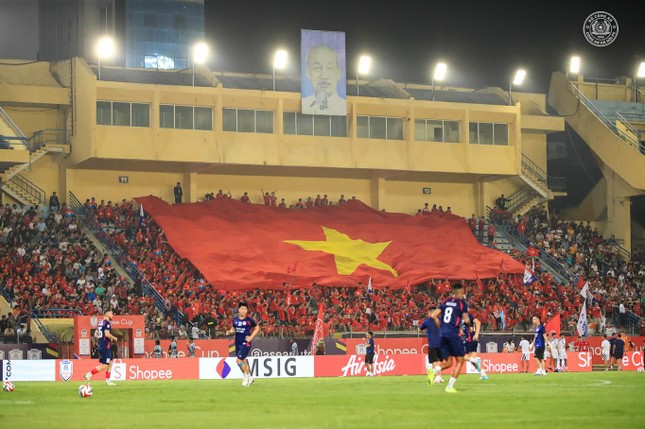 Live CAHN vs PSM Makassar 2-0 (Half-time): Bui Hoang Viet Anh scores.