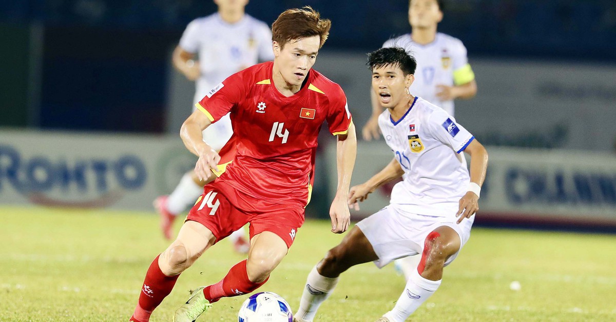 Midfielder Hoang Duc missed the opportunity to go to Man City