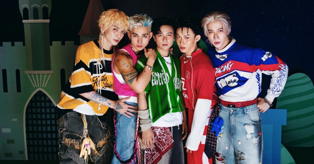 The 5-member boy band transformed after "Brother Overcoming a Thousand ...