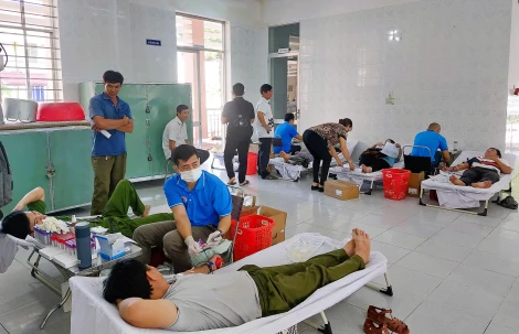 Tan Chau: Received over 400 units of blood