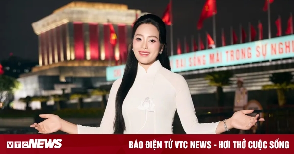 Sao Mai Huyen Trang conmovió al público hasta las lágrimas cuando cantó sobre el tío Ho.