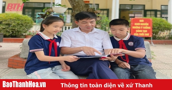 Teacher Le Quang Tam is passionate about the career of educating people.