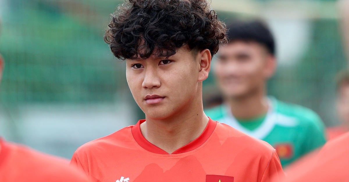 Bùi Alex nỗ lực hòa nhập tại U22 Việt Nam