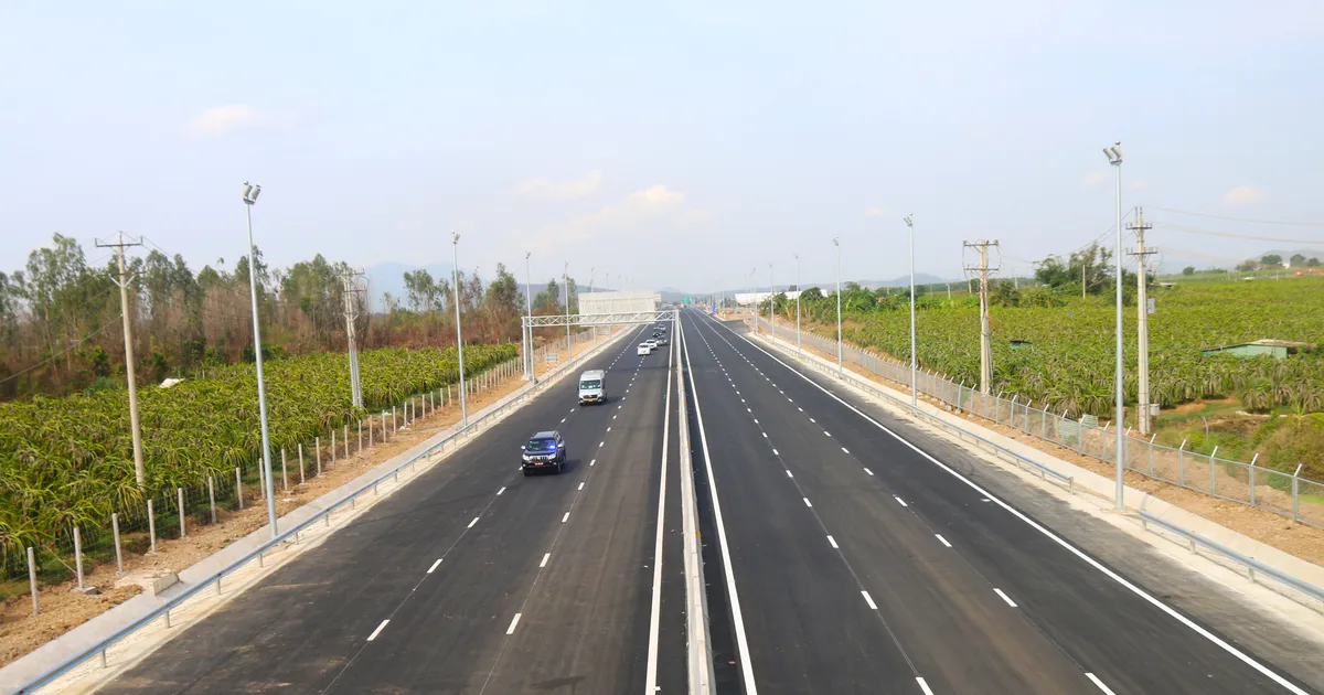 Geplant ist der Bau einer über 140 km langen Autobahn, die die drei Provinzen Binh Thuan, Lam ...
