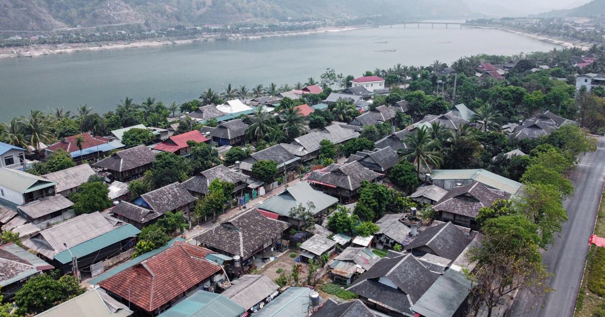Muong Lay sets a record for having the most traditional stilt houses of ...
