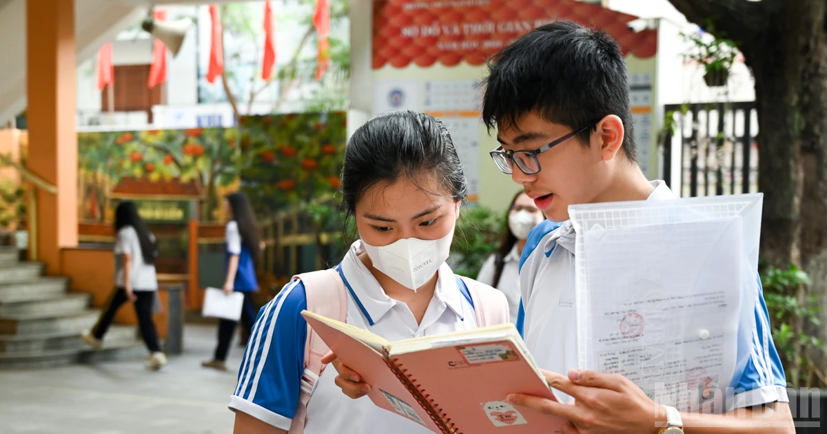 Suggested solutions for the 10th grade Math exam for IT majors in Hanoi ...