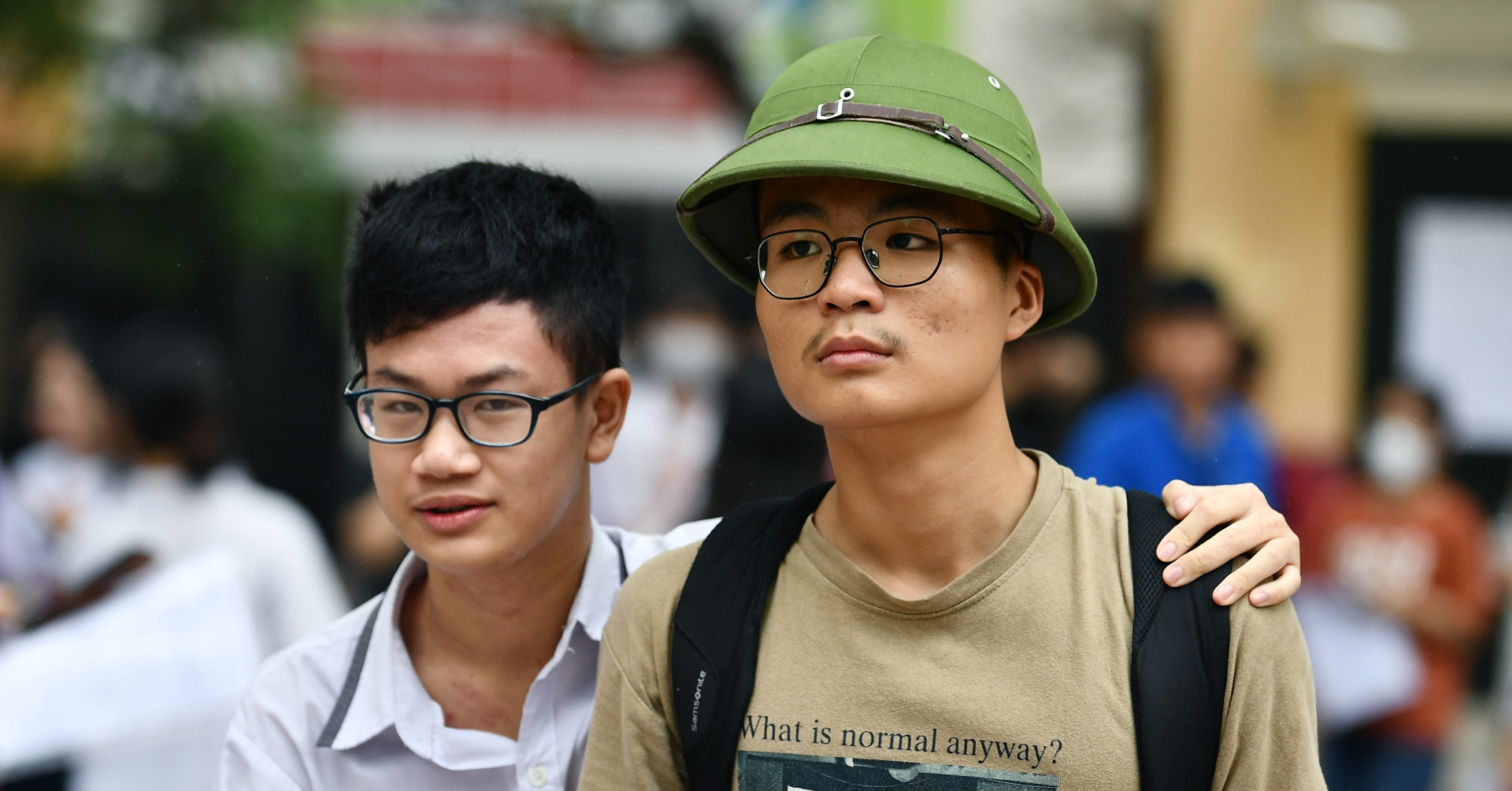 Math answer key for 10th grade entrance exam in Hai Duong province in 2025