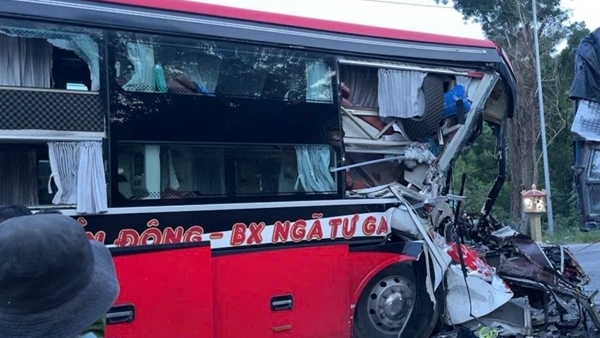 Passenger bus crashes into reversing truck, bus assistant dies, many ...