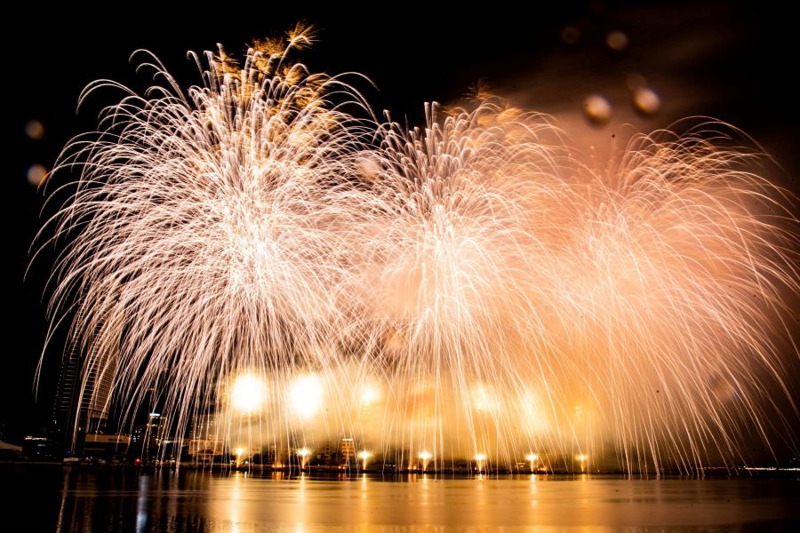 The Han River sky lit up with fireworks to welcome the new Da Nang city.