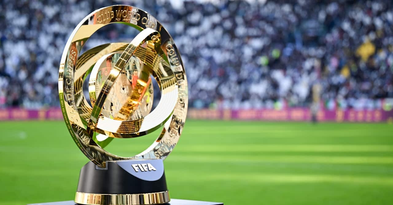Determine the 4 quarter-final matches of the FIFA Club World Cup 2025