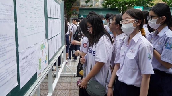 Ho Chi Minh City recruits additional 10th grade students for the 2025-2026 school year