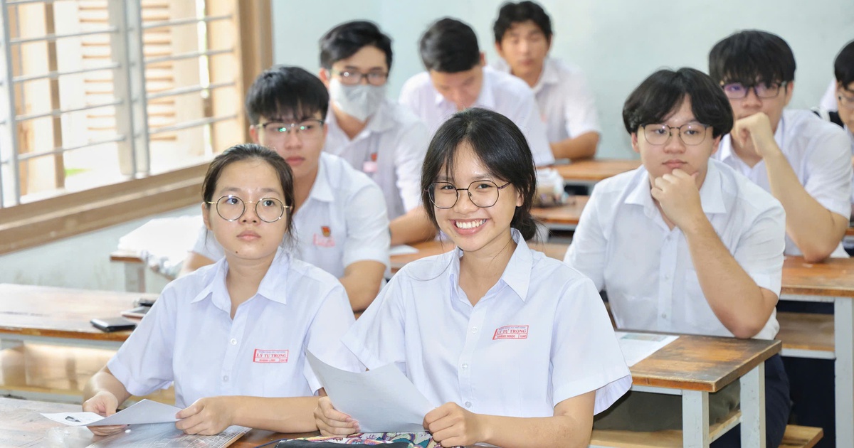 Create favorable conditions for students to follow their parents to ...