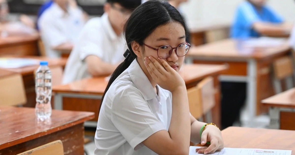 10 schools with the lowest 10th grade benchmark scores in Hanoi, more ...