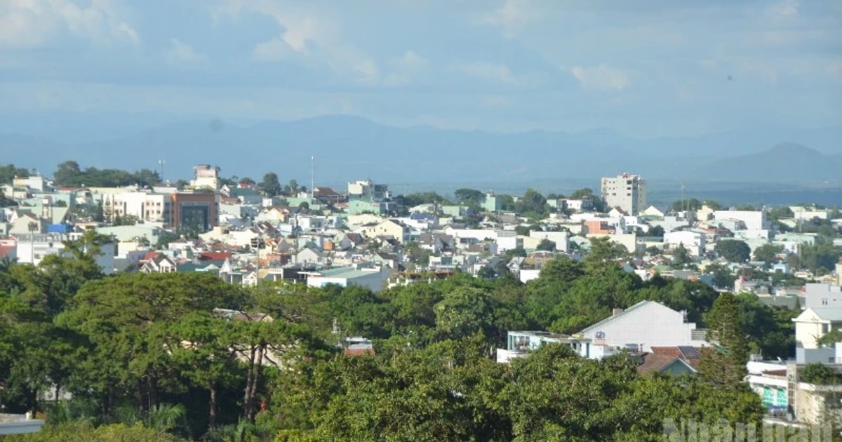 Building Pleiku ward into a green-civilized-rich "destination"...