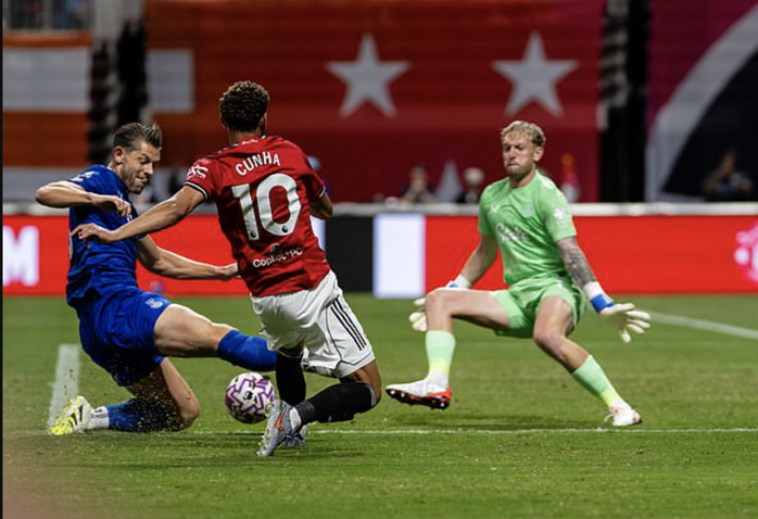 Manchester United a fait match nul contre Everton, et l'entraîneur ...