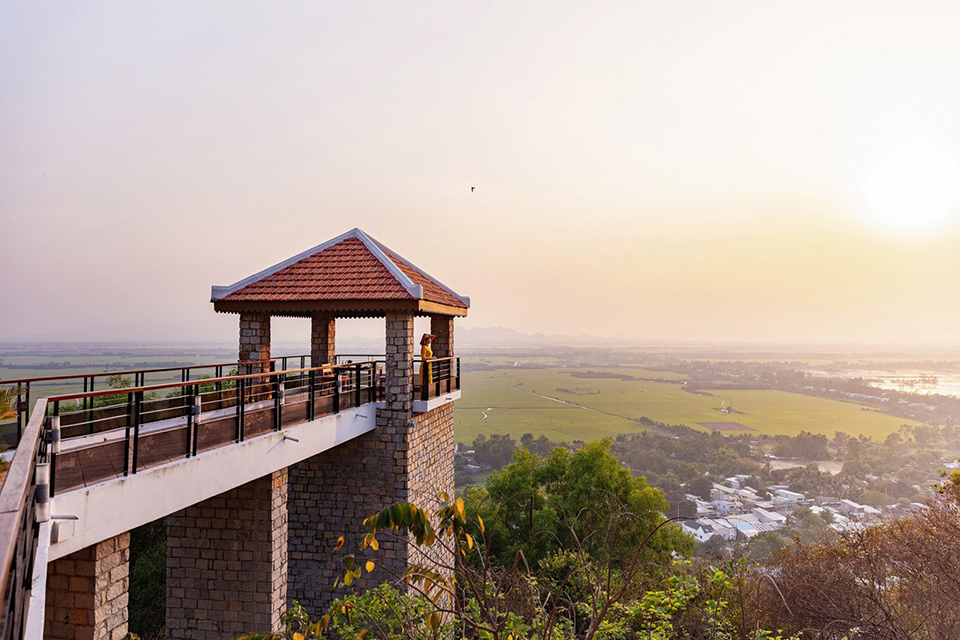 Check-in Victoria Nui Sam Lodge Chau Doc: The hottest resort with ripe ...