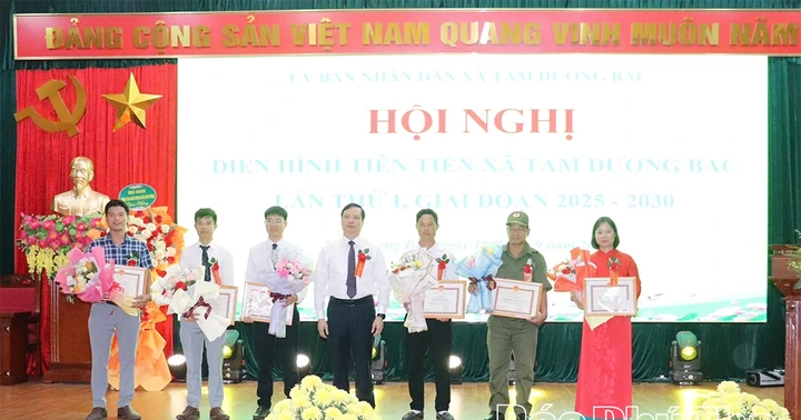 Tam Duong Bac Commune commends 44 outstanding collectives and ...