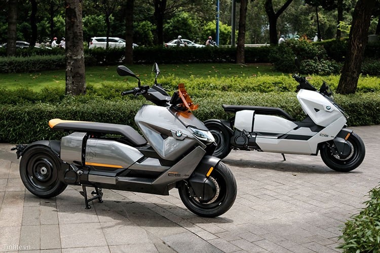 BMW CE04 - the most expensive electric motorbike in Vietnam, price ...